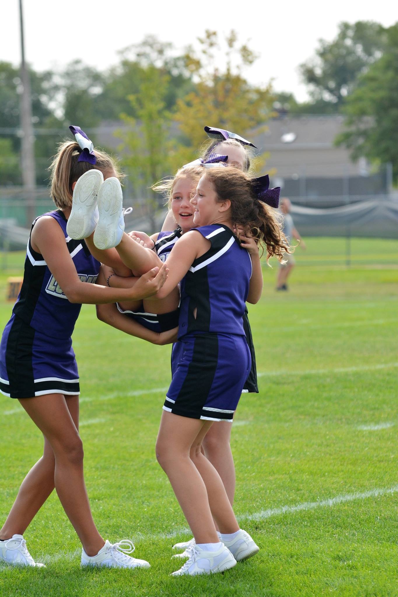 Cheerleading – Lombard Falcons Junior Football League